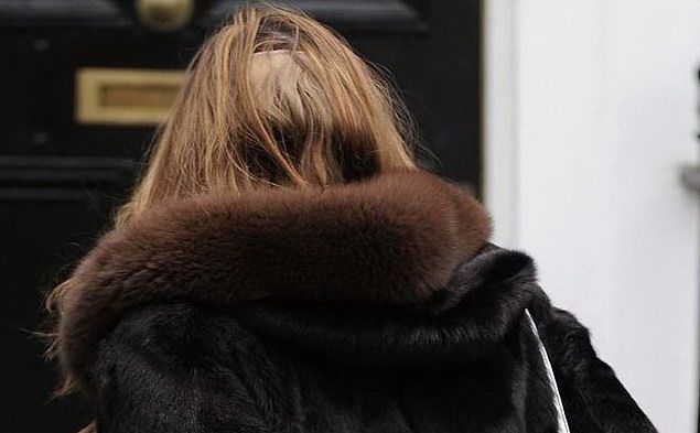 Expertii cer interzicerea extensiilor de par. Esti de acord? | Perfecte.ro