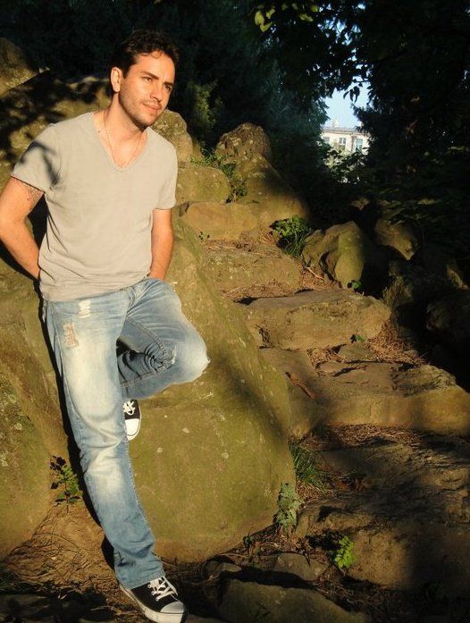 Stefan Stan, votat cel mai sexy concurent de la Vocea Romaniei! Vezi ...