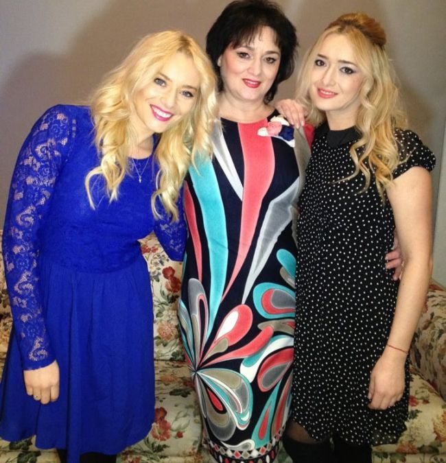 Laura Cosoi: Ma despart greu de hainele vechi, prefer sa le pastrez ...